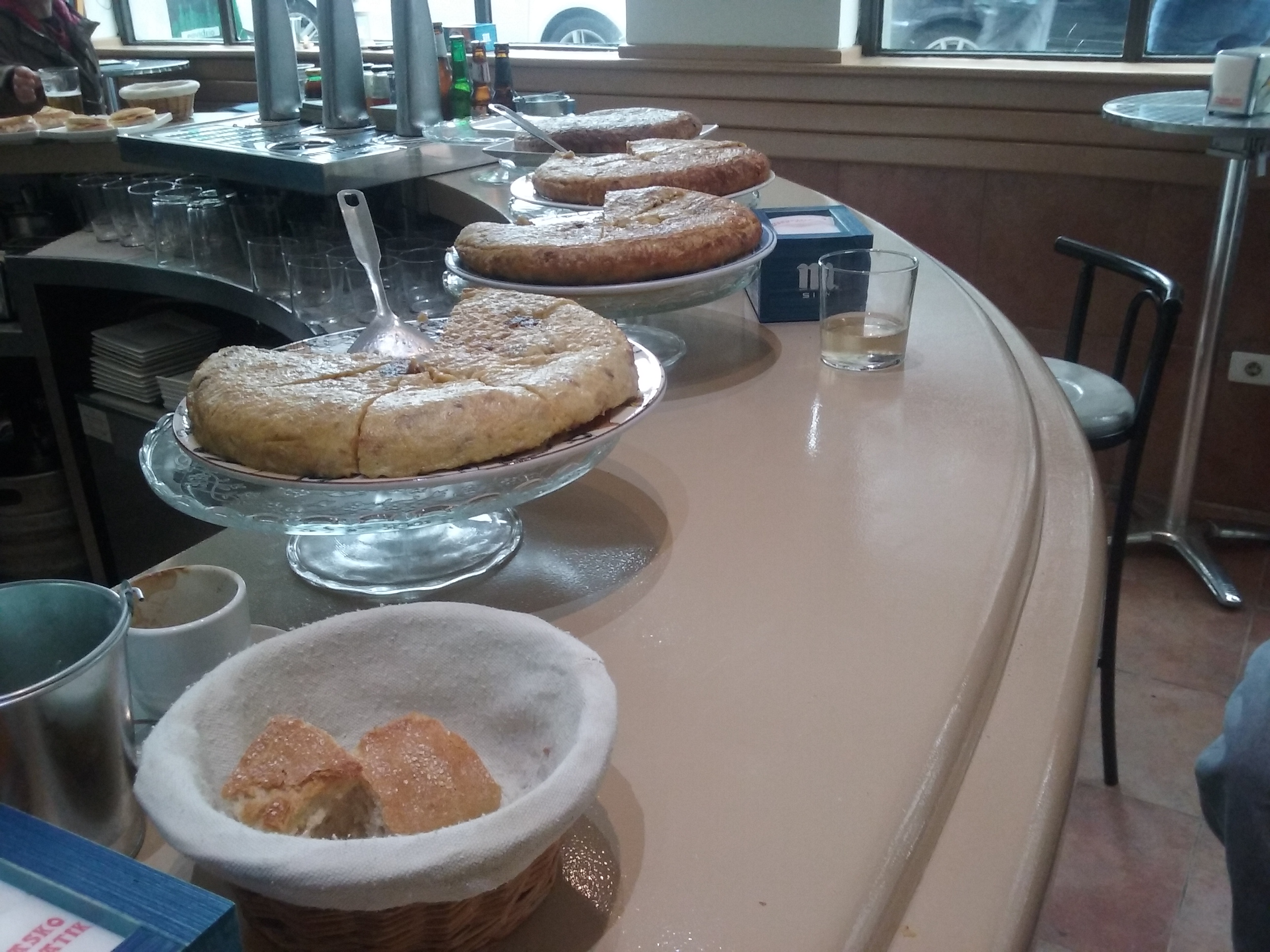 BAR BOLIVAR - Bar de vinos y pintxos - De Deusto, de toda la vida